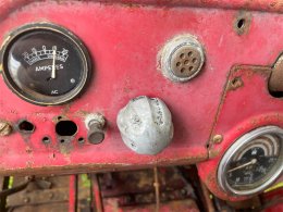 Traktor - MC CORMICK INTERN B-414 | Blinto auktioner